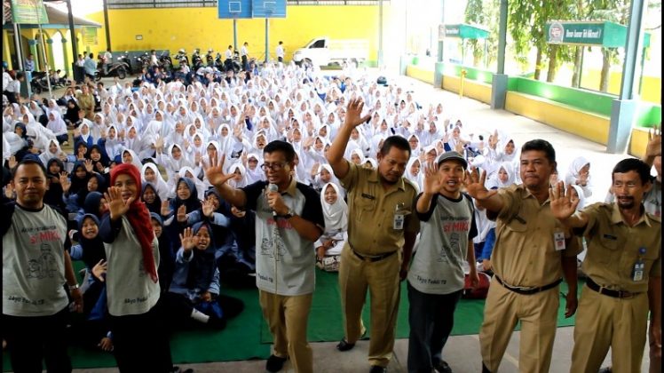 600 Pelajar Muhammadiyah dan Kepala Dinas Kesehatan Kabupaten Tegal ...