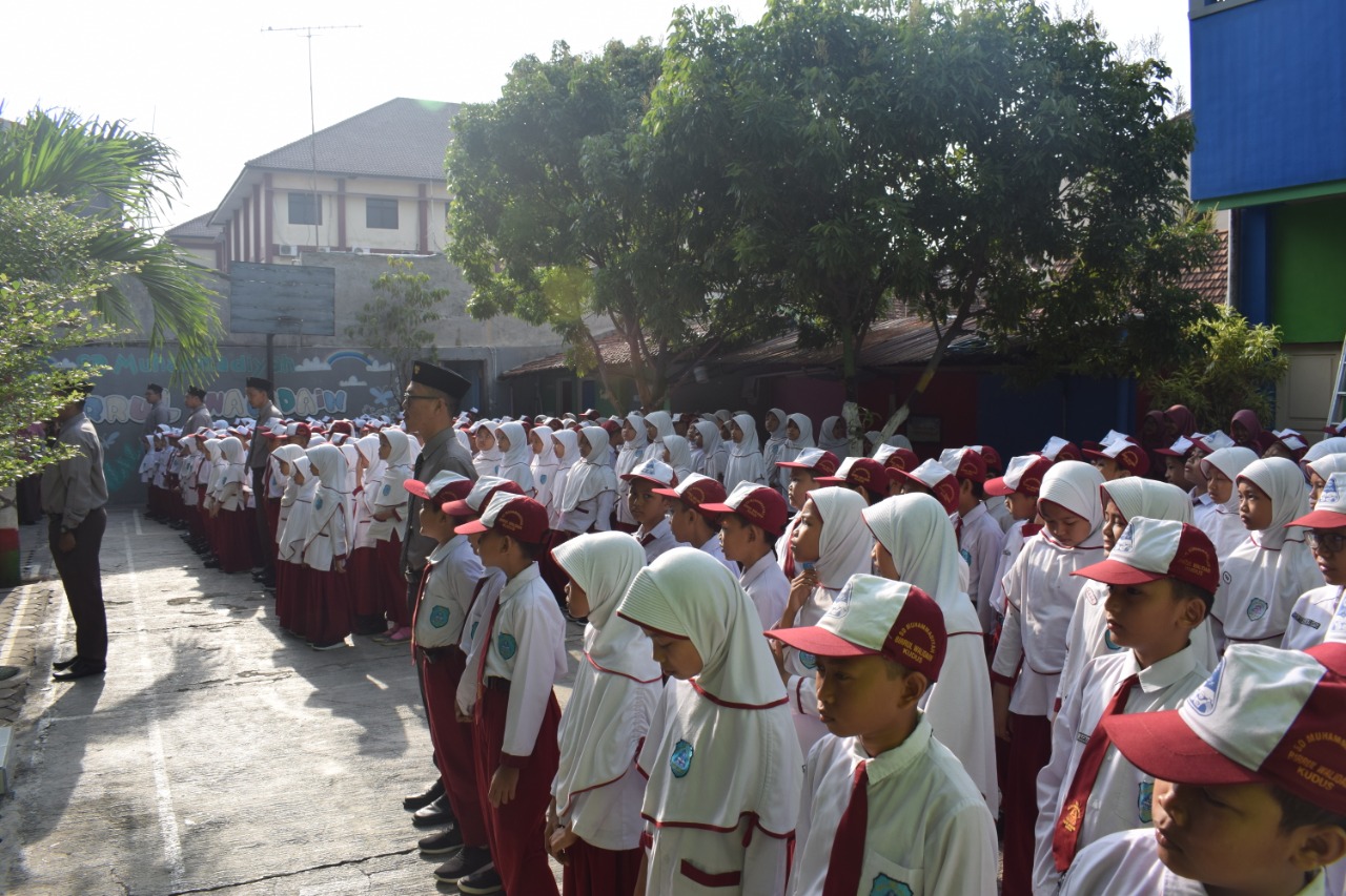 Peringati Hari Guru Nasional, SD Muhammadiyah Birrul Walidain Kudus Adakan Upacara ...