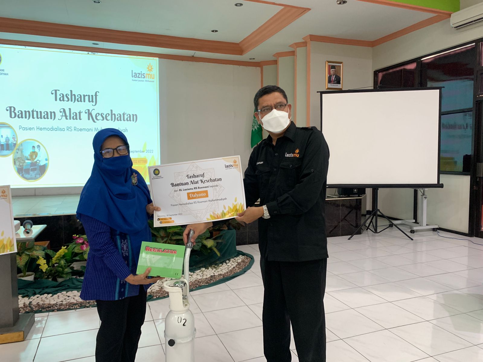 Lazismu RS Roemani Muhammadiyah Semarang Bagikan Bantuan Alat Kesehatan ...