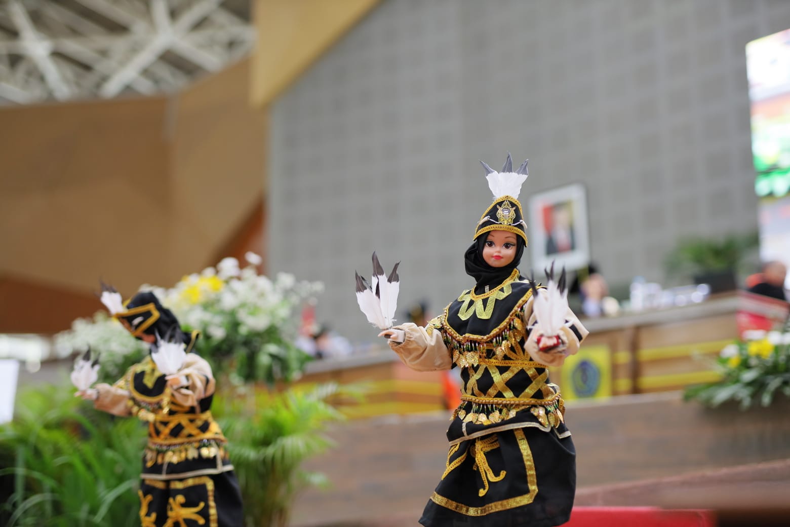 Tampil Memukau, Robot Tari Hibur Wisudawan UMS | Muhammadiyah Jateng