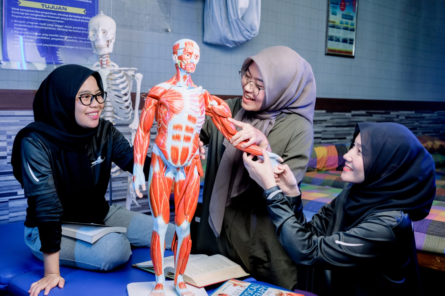 Jadi Penyelenggara Magister Fisioterapi Pertama di Indonesia, Magister ...