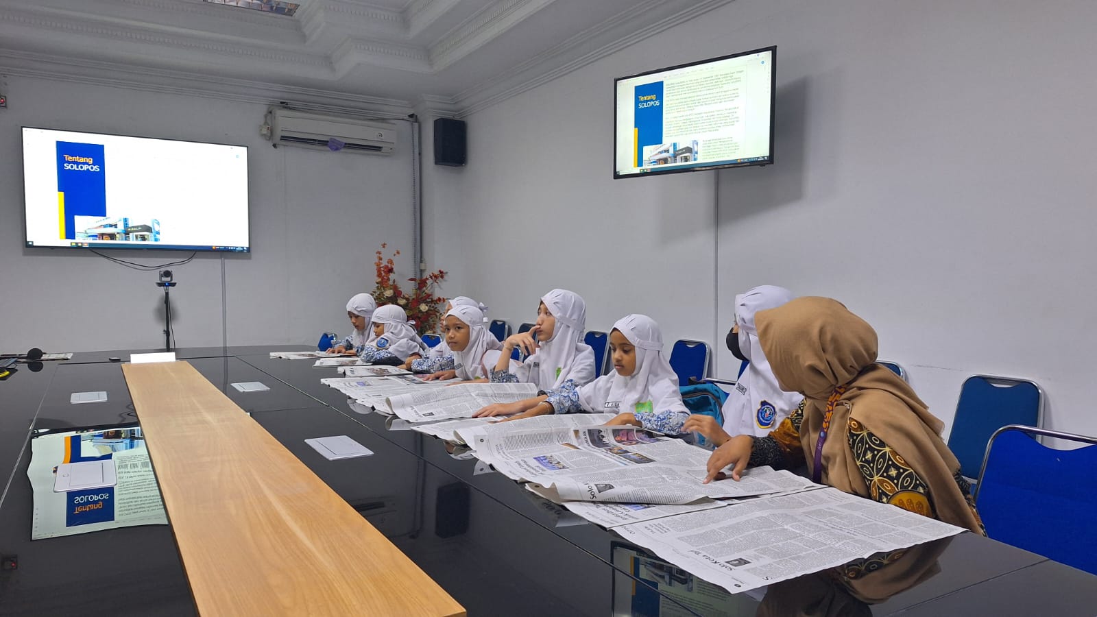 Serunya Kunjungan Wisata Literasi ke Griya Solopos: Menyaksikan Dunia ...