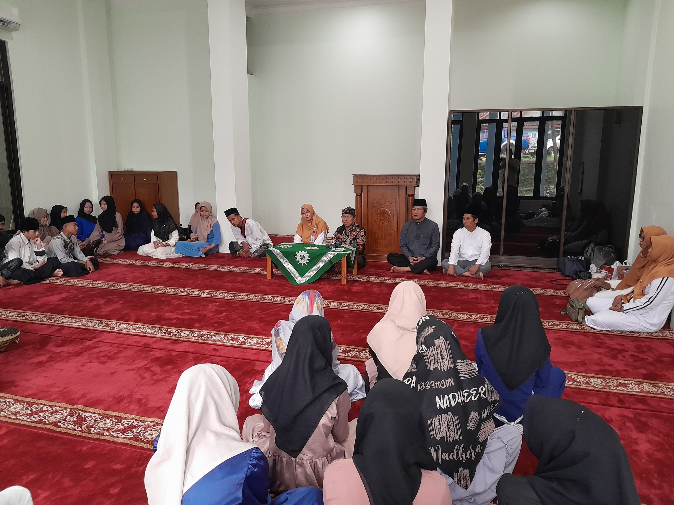 SMP Muhammadiyah Jepara Gelar Peringatan Isra Mikraj, Siswa Antusias ...