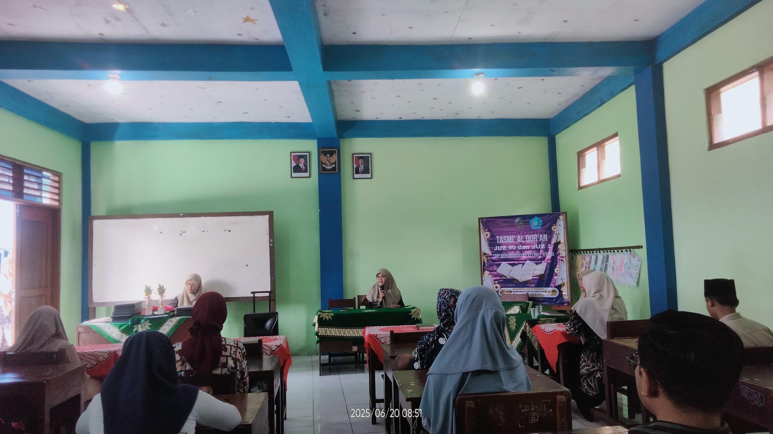 Berani Tasmi’ Juz 30 di Depan Umum, Dua Siswa SMP Muhammadiyah Keling Bikin Haru! | Muhammadiyah ...
