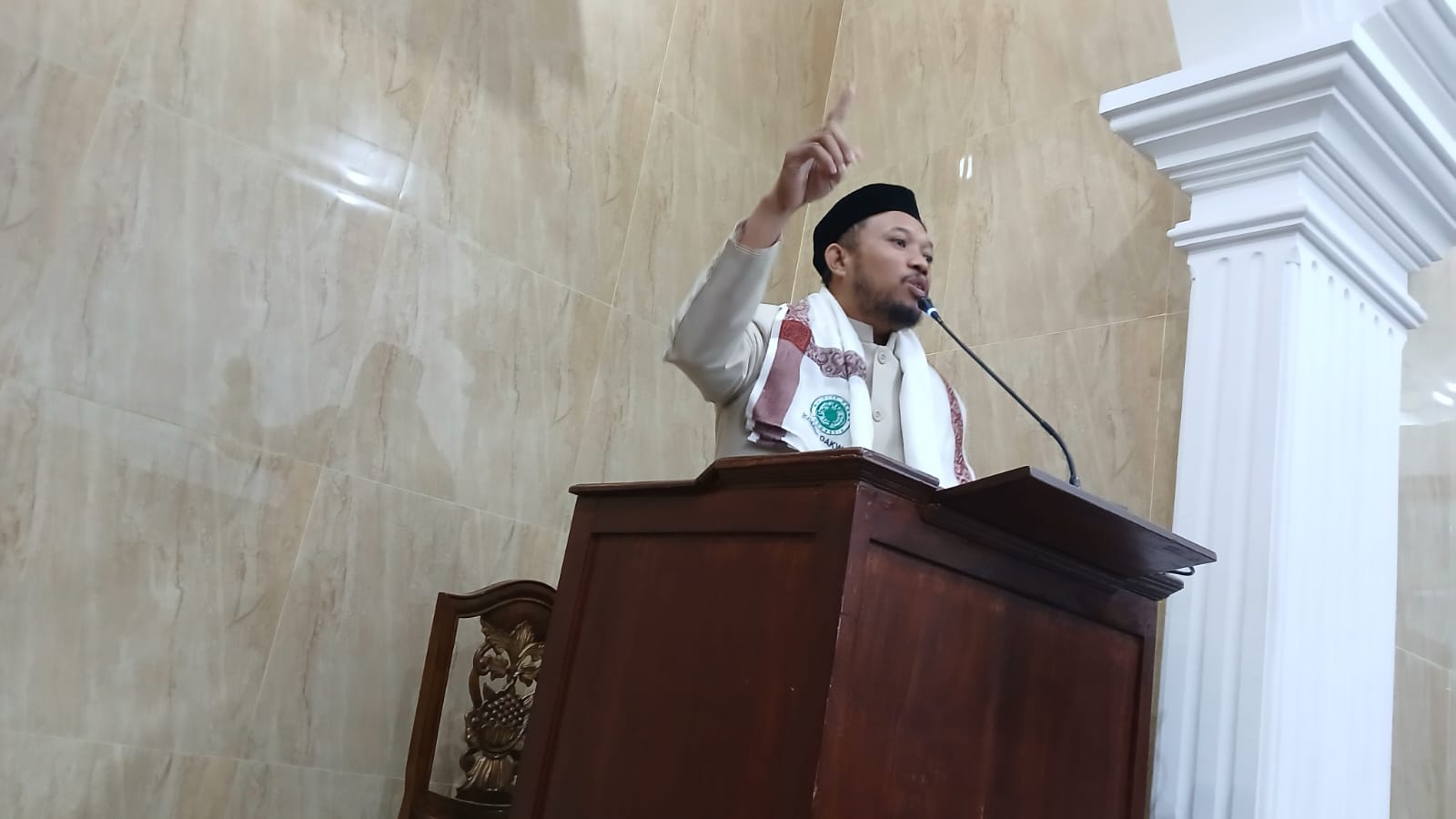 Jihad Akbar dengan Al-Qur’an: Dai MUI Ingatkan Pentingnya Tadabbur dan ...